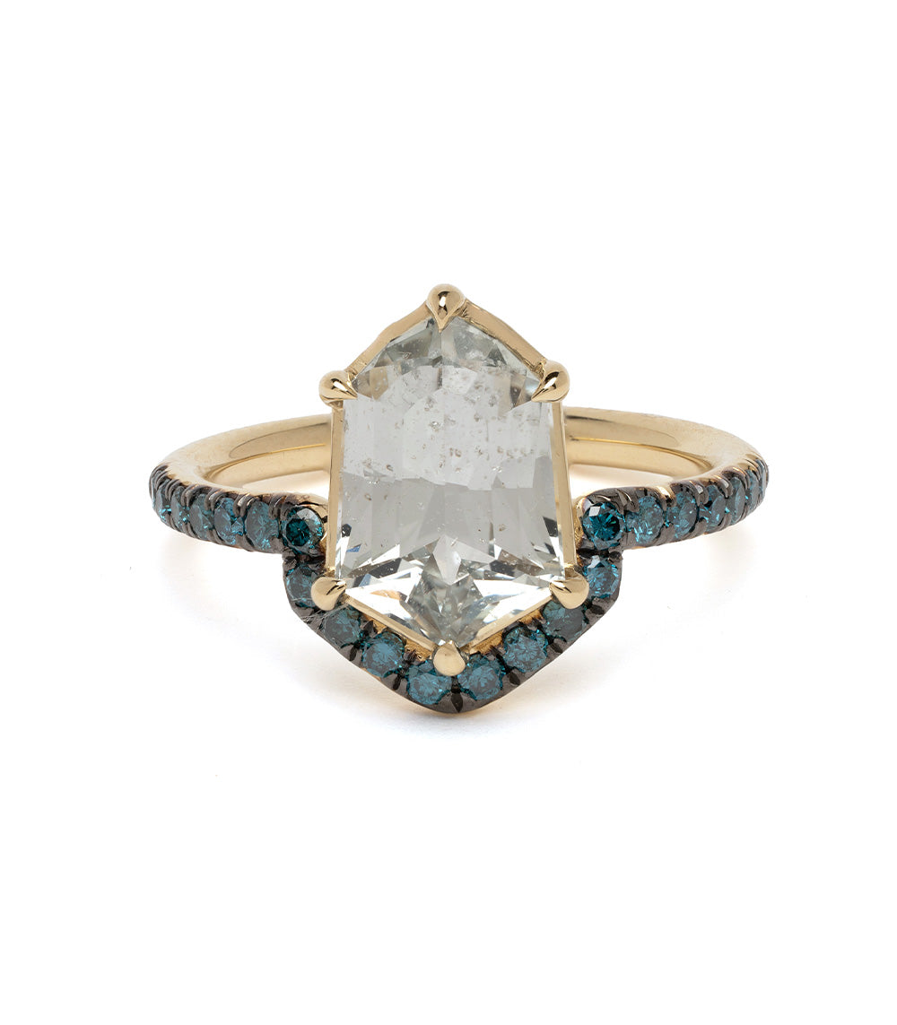 Aura – Sofia Kaman